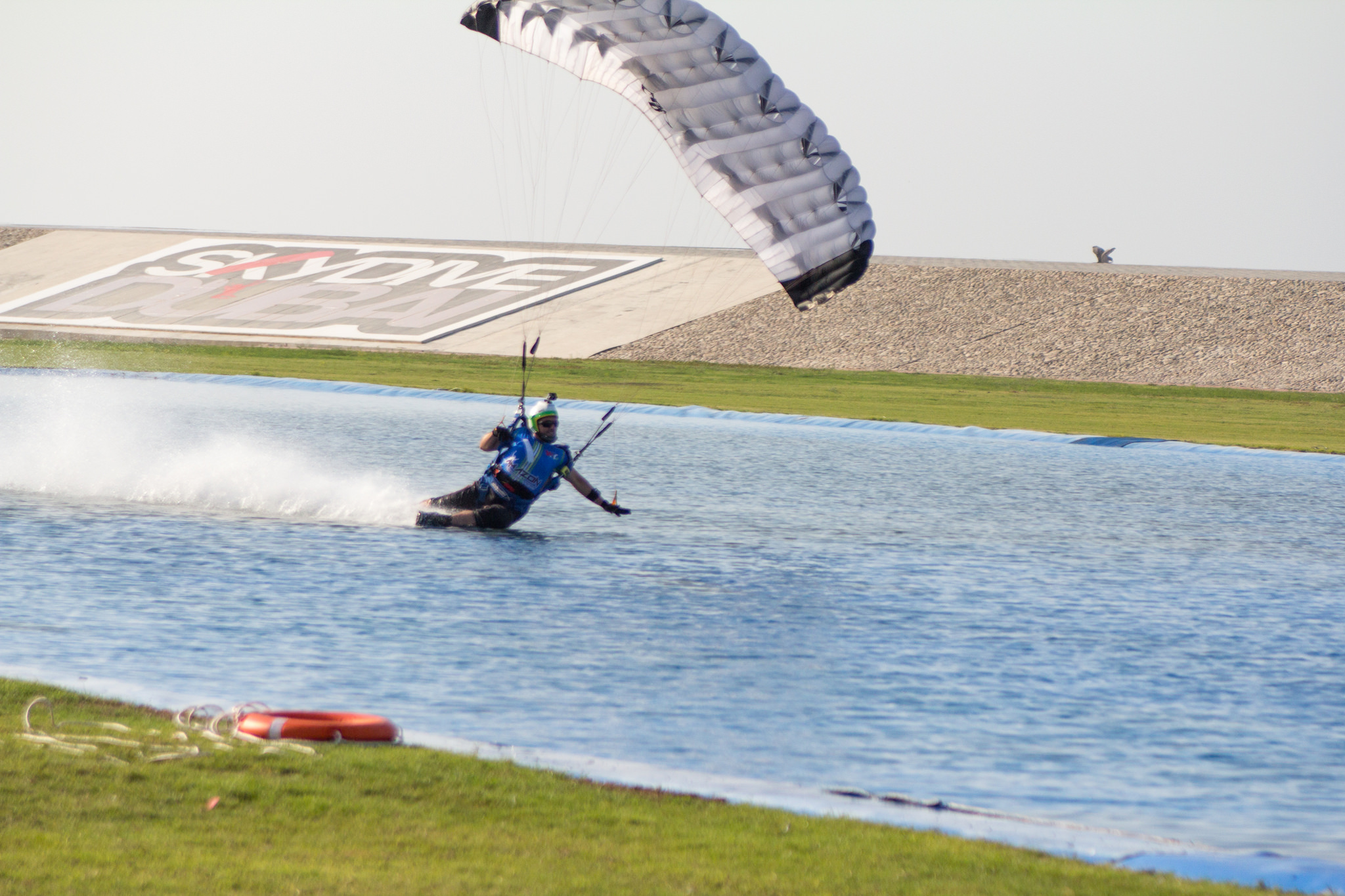 Skydiving for beginners: at introduction to Parachuting disciplines ...